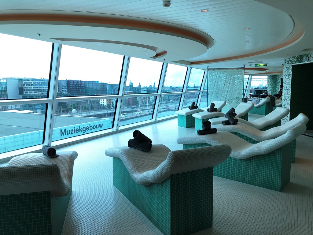 Kennt Ihr die Celebrity Reflection? - CruiseCouple